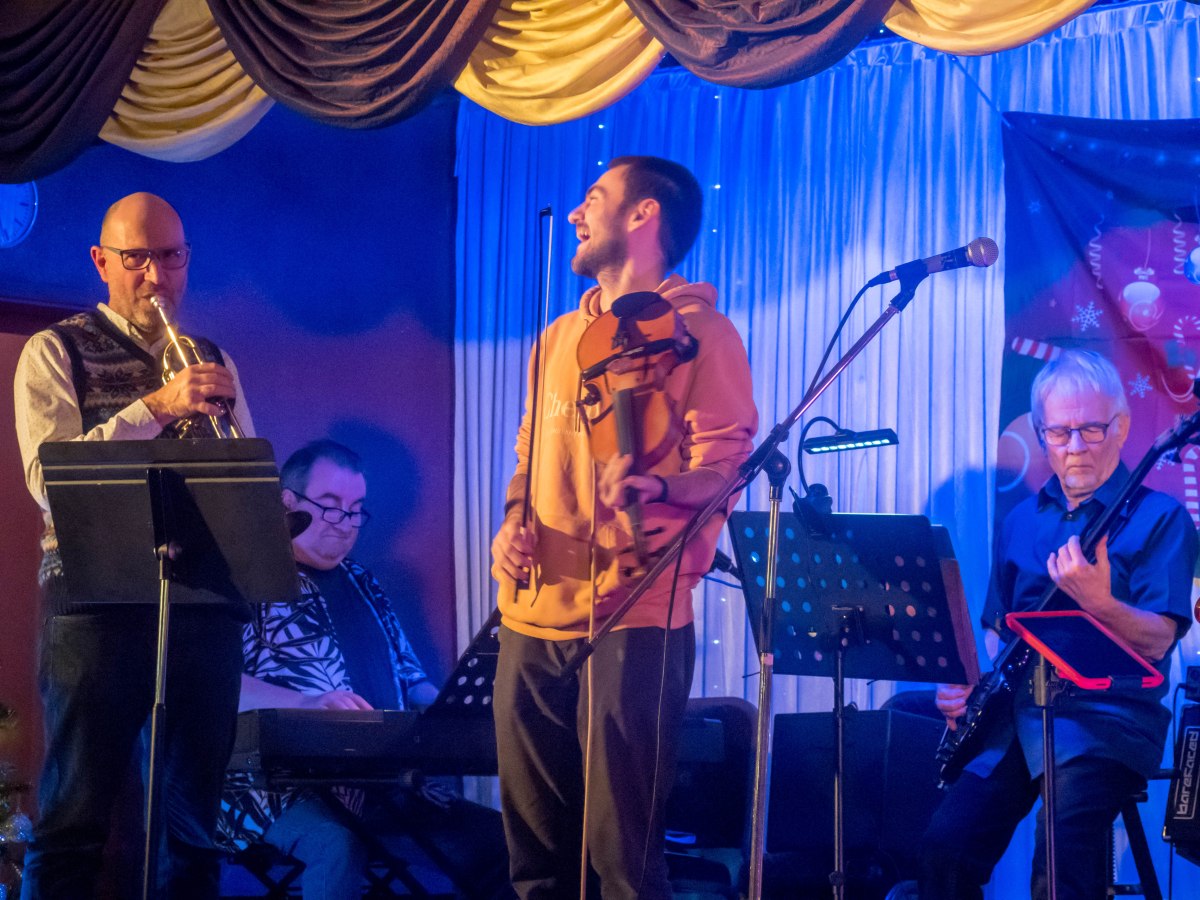 Hull Jazz Christmas Special – Loudhailer Music