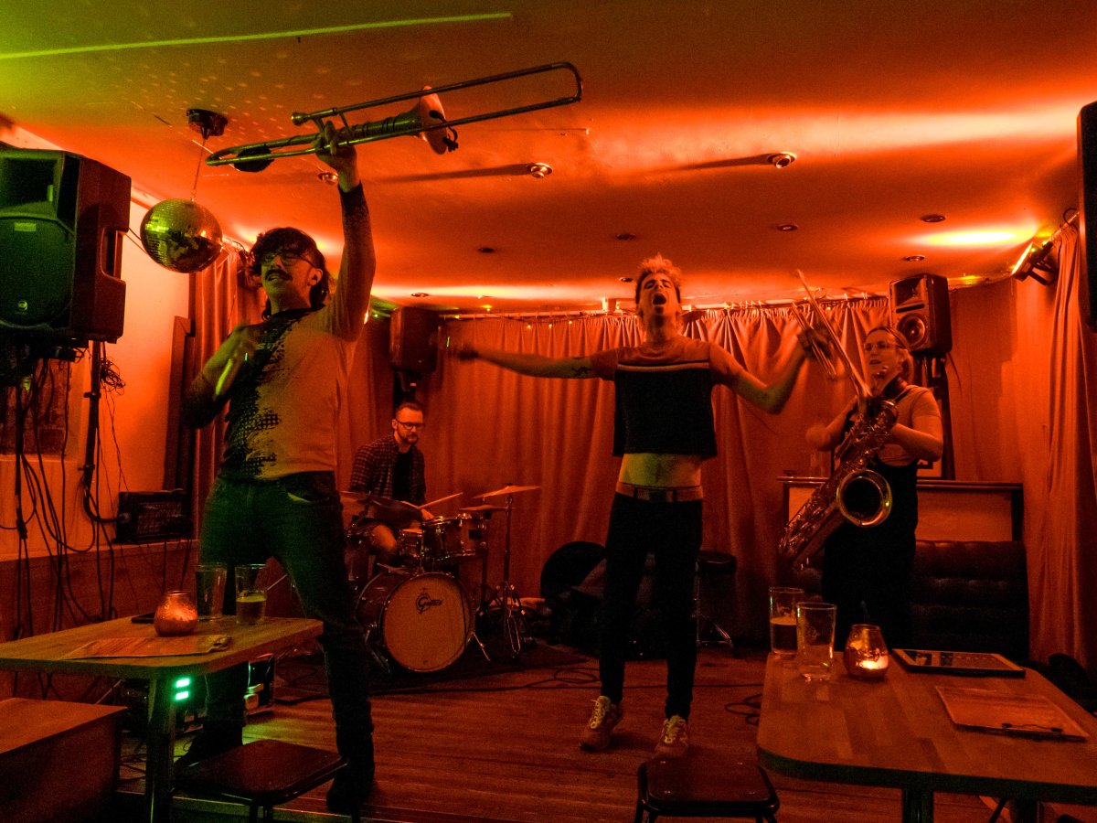 Loud Noises at Leeds Sela Bar – Loudhailer Music